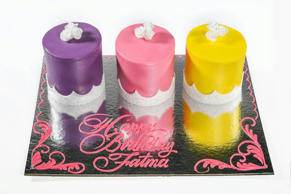set of 6 mini cakes